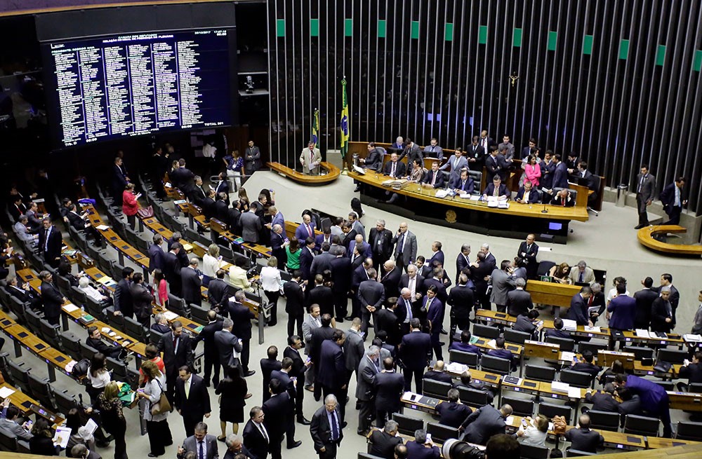 C?mara dos Deputados rejeita segunda den?ncia contra Temer. - Alô Cidade