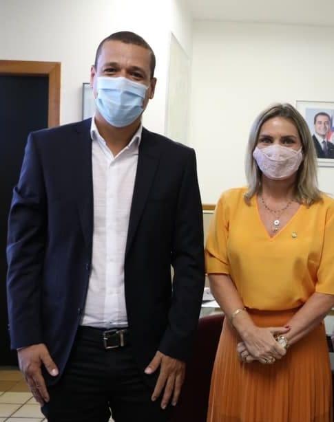 Ivana solicita pavimentação da estrada que liga Malhada ao distrito de ...