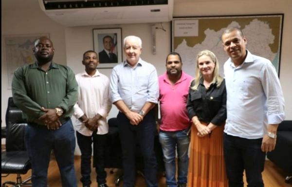 Ivana e grupo político solicitam o asfalto da estrada de Malhada a ...