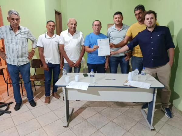 Prefeitura de Pindaí autoriza construção de banheiros públicos no ...